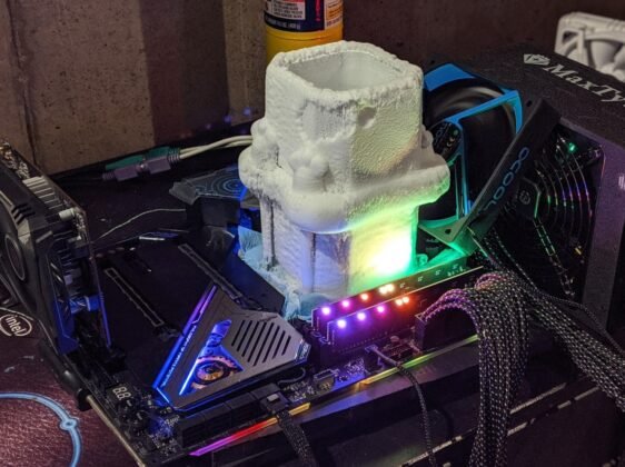 Le Ryzen 9 5950X à refroidissement Azote liquide overclocké à 6,36 GHz