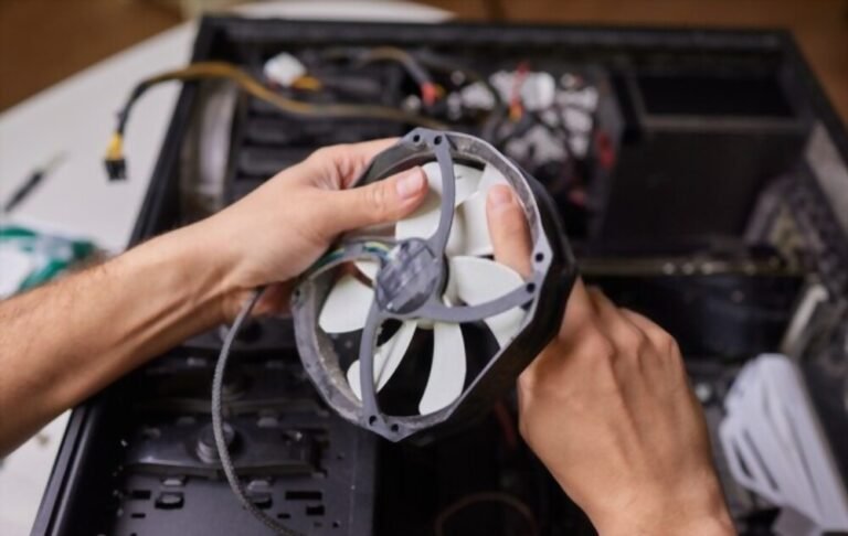 ¿Qué es el SYS FAN y cómo conectarlo?